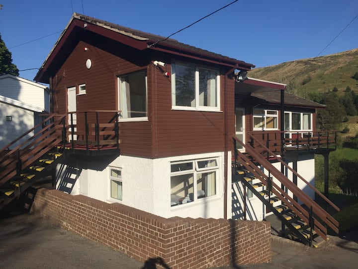 En-suite Bedroom With Fabulous Views - Merthyr Tydfil