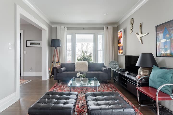 Tour Wineries At A Stylish, Spacious Home Near The Falls - Niagara Falls