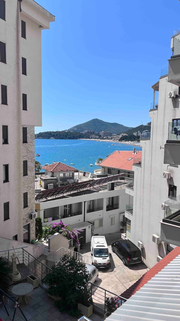 Apartment Crocus Of Rafailovici - Montenegro
