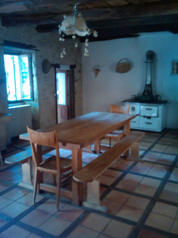 Dans La Nature Et Le Calme, La Chambre Tilleul - Aveyron