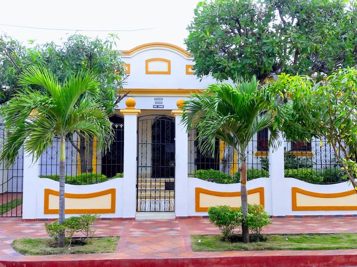 Casa Republicana- Authentic Republican Style House - Barranquilla