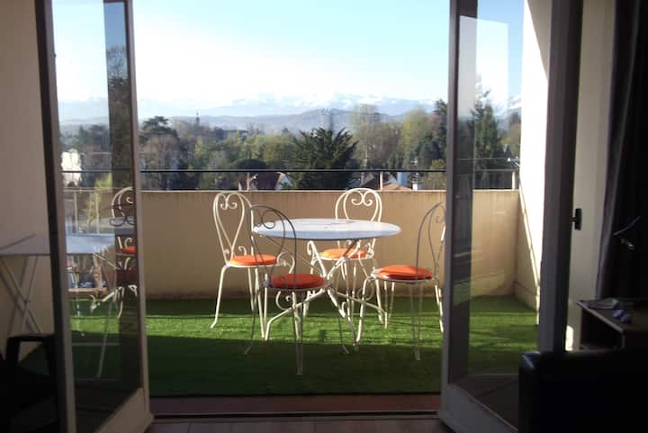 Grand T3, Vue Pyrénées, Garage, Proche Centre. - Pau