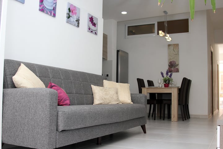 Walking Distance To Shops And Sea Front. - Valletta