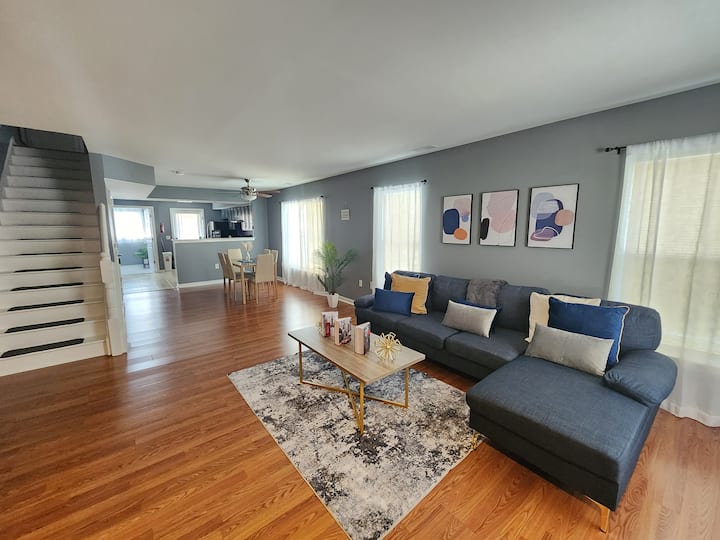 Stylish Coastal Retreat • Near Beach & Casinos - Atlantic City, NJ
