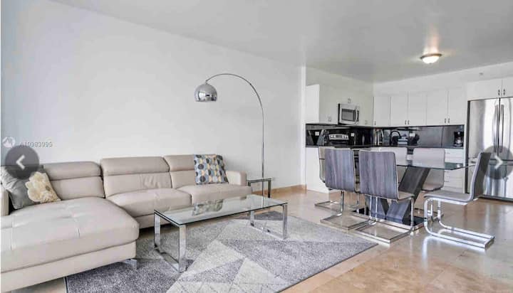 Exclusive Apartment Beach Front - Miami Beach, FL