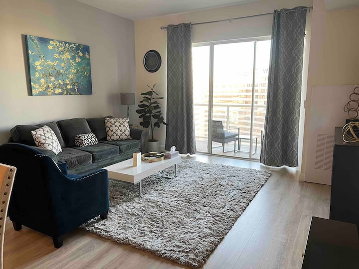 Luxury High-rise Condo 15th Fl Downtown City Views - Long Beach, CA