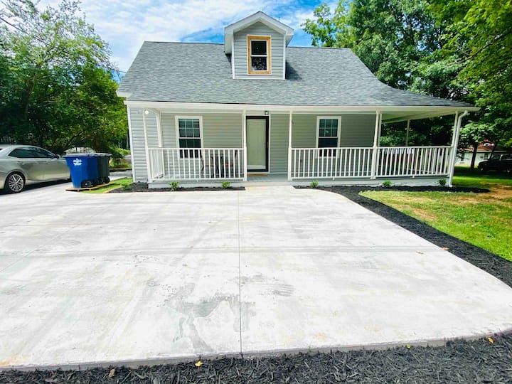 Casa Bonita, 2br, 2bath, 3beds - Winston-Salem, NC