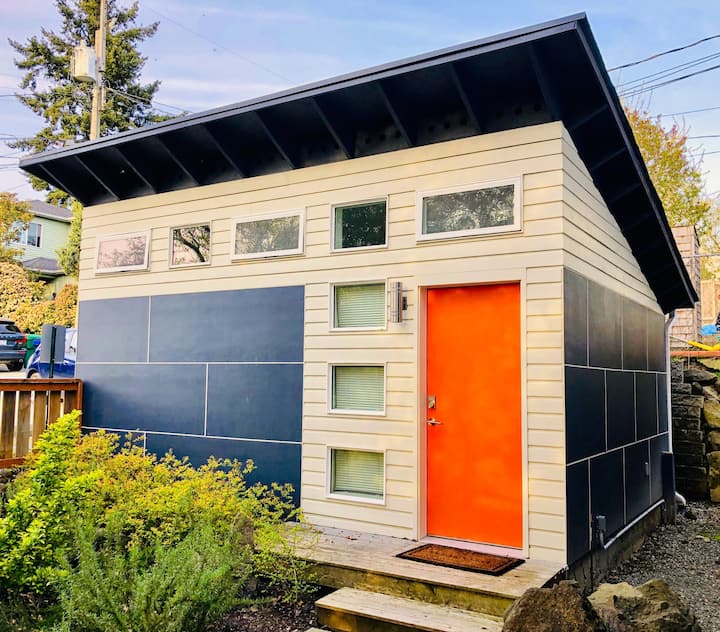 Contemporary Studio In Columbia City - Seattle, WA