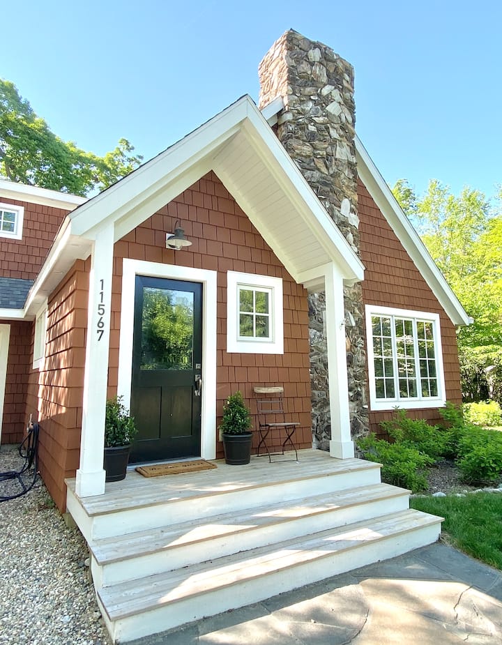 The Riviera Beach Retreat One Mile From Downtown - New Buffalo, MI