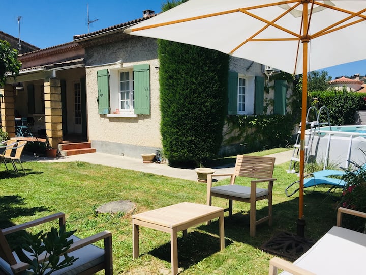 Posez Vos Valises, Nous Nous Occupons Du Reste! - Sorgues