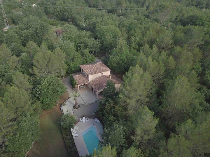 Villa De Vacances En Provence Dans Un Grand Jardin - Les Arcs