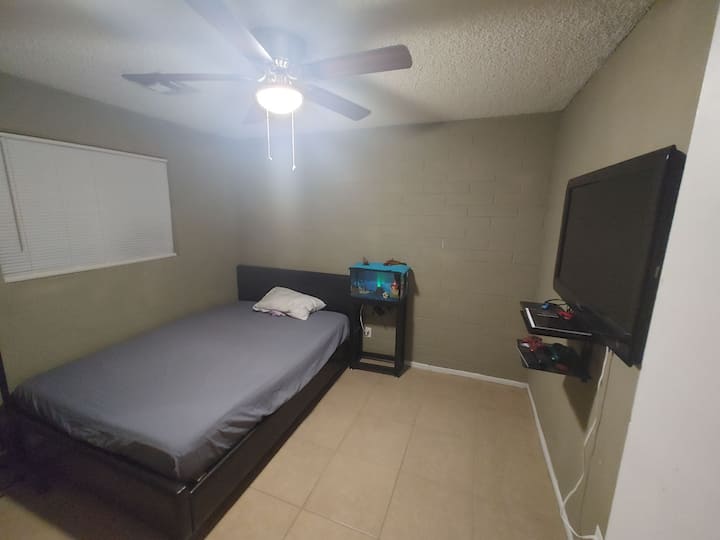 4 Bedroom House With Theater - Surprise, AZ