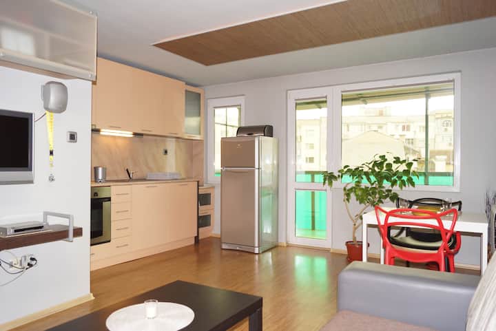 1bdr Hideout ✬ Center ✬ Free Parking ✬ 300mbpswifi - Varna