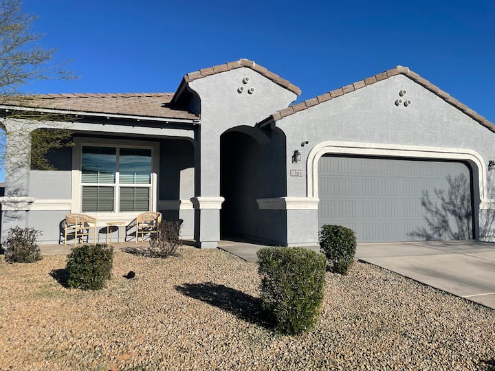 Spacious Family Friendly Home - Maricopa, AZ