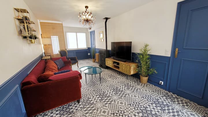 Happy House: Joyful, Kid-friendly 4 Bedroom House - Reims