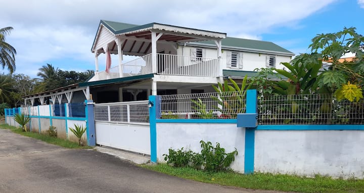 La Petite Maison, Spacieuse, Avec Jardin / Parking - Guadeloupe