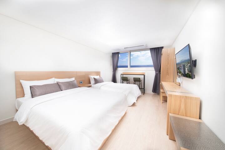 Clean White Room, Ocean View,double Bed (호텔이디) - Seogwipo-si