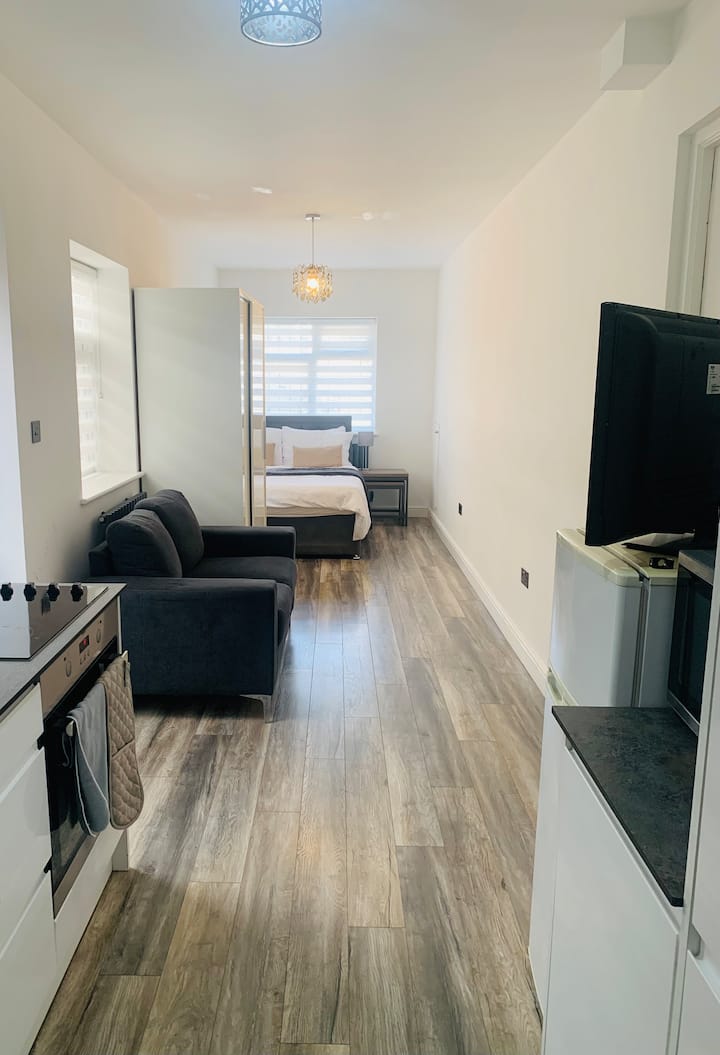 Compact And Cosy Studio Flat Hillingdon Uxbridge - Uxbridge