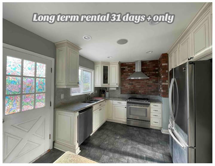 Longterm Rent 4br/2ba, Parking, Fenced Backyard - Anaheim