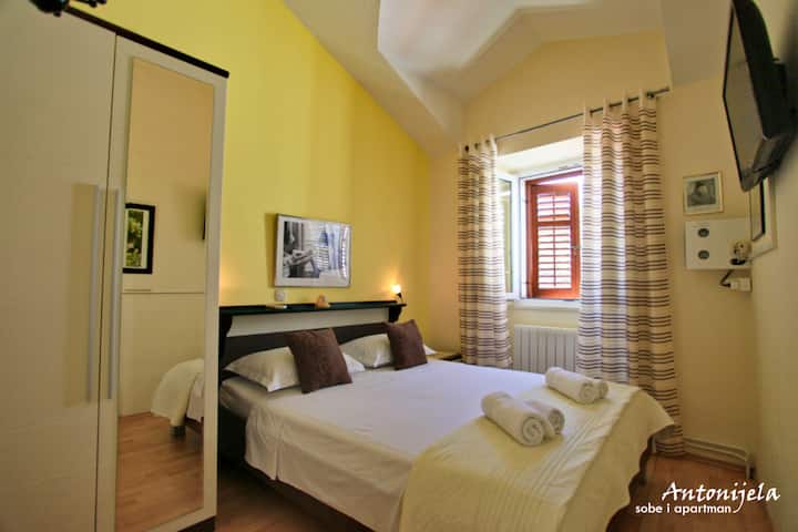 Antonijela Rooms & Apartment - B&b Room 1 - Bol