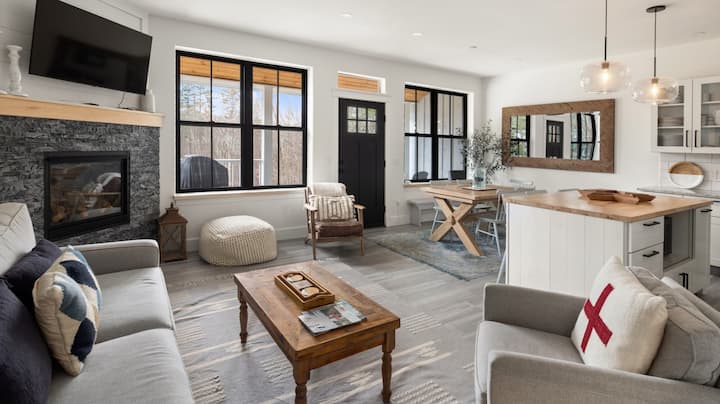 Pristine Brand New Townhome Amazing Stowe Location - Stowe, VT