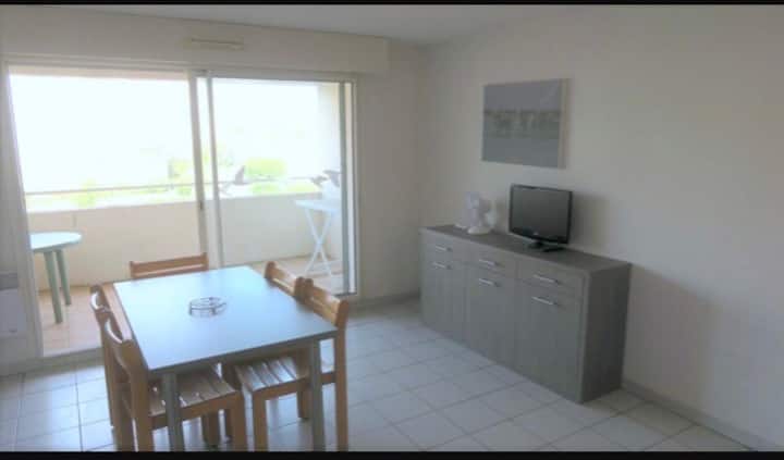 T2 + Loggia , Résidence à 10 Min à Pied De La Mer - Le Grau-du-Roi