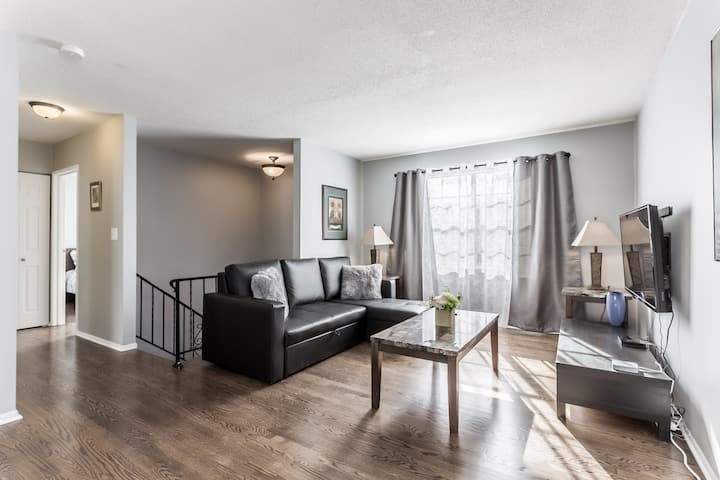 Comfortable And Elegant 3bdr Duplex, Unit # 2 - Shawnee, KS