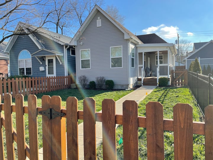 Cozy Home In Fountain Square - Indianapolis, IN