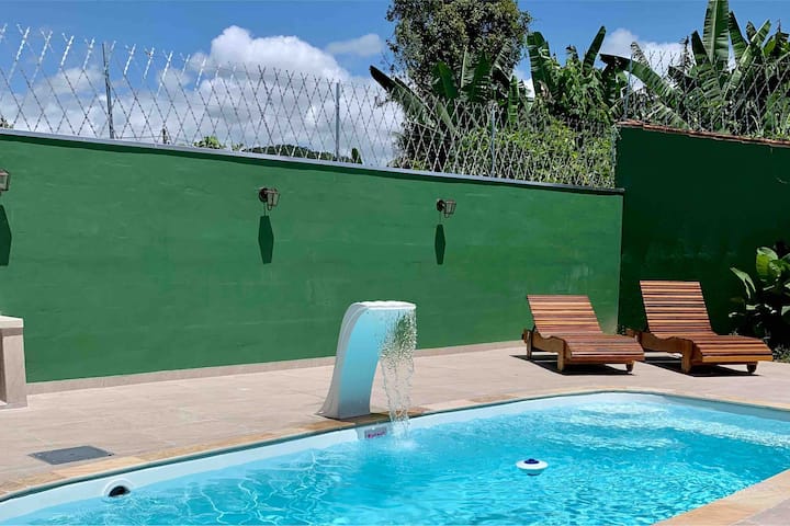 Casa Agradável E Espaçosa Com Piscina - Ubatuba