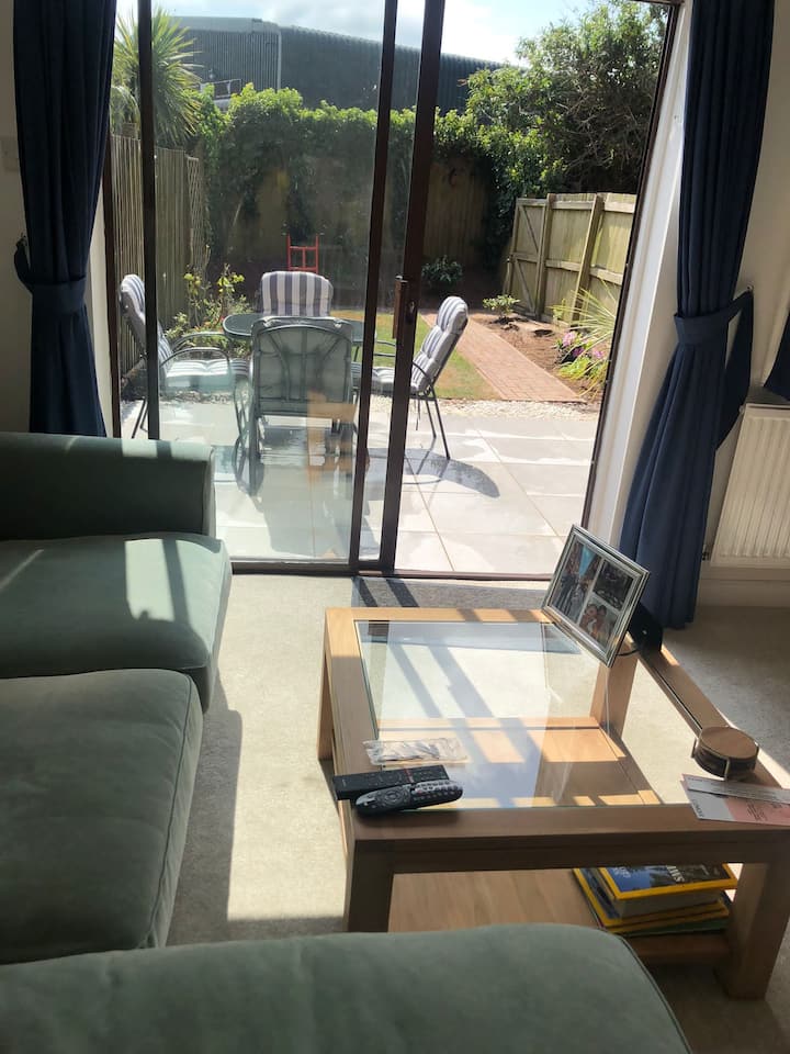 2 Bedroom House Near Quay With Parking And Garden - Crediton