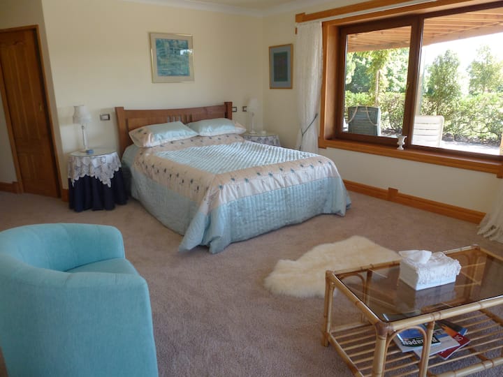 Briwilodge-luxurious-secluded-queen Bed (2)ensuite - Blenheim