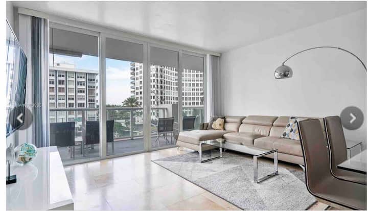 Exclusive Apartment Beach Front - Miami Beach, FL