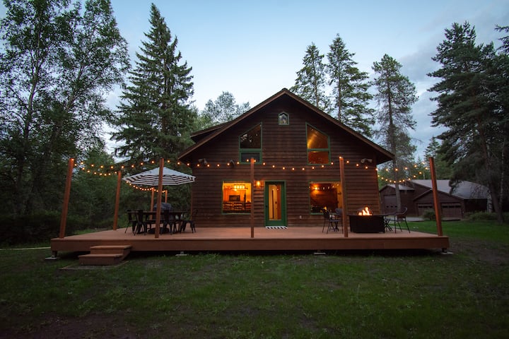 Old Morris In The Forest -Perfect Location! - Glacier National Park