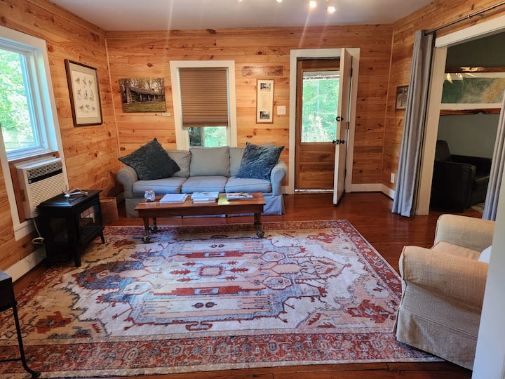 Whispering Waters Cabin By The Creek - Fairview, TN