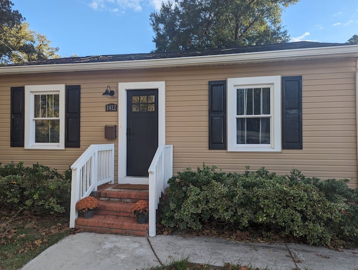 Modern Downtown House W/ Yard - Wilmington, NC