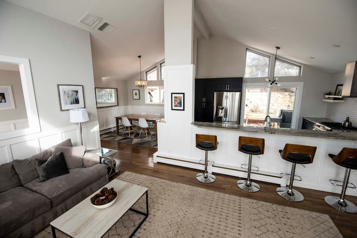 Beautifully Remodeled Home In The Heart Of Boulder - Boulder, CO