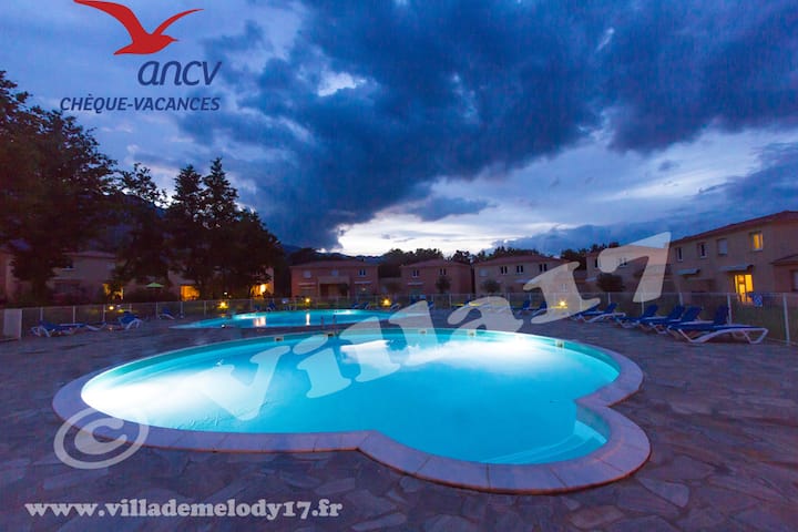 Mini Villa Climatisée Piscines - コルス