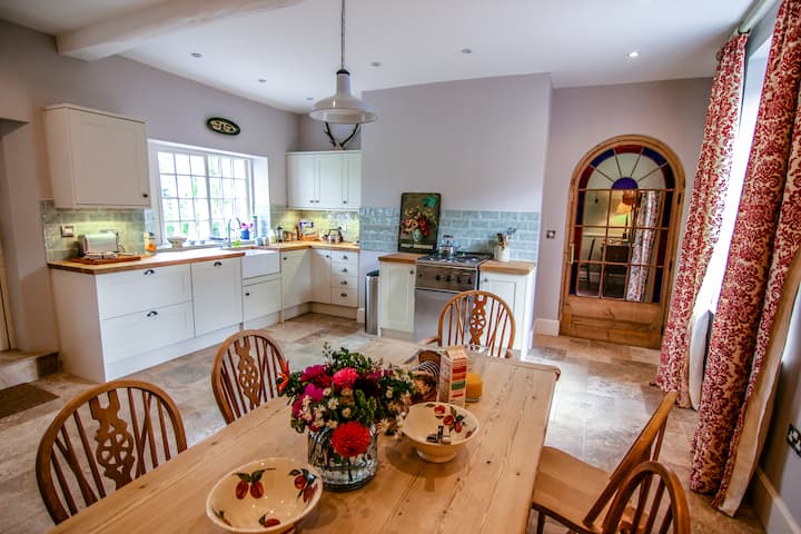 Charming Country House For 10 On Historic Estate - Church Stretton
