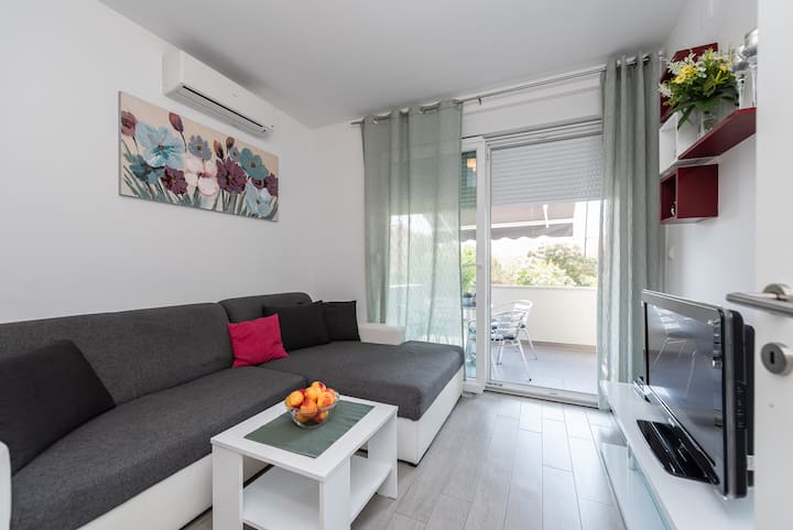 Apartments Villa Olympia - Floral White - Novalja