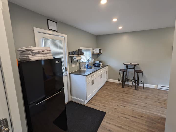 Manor House Rustic Cottage #2 With Game Room - Livingston Manor, NY