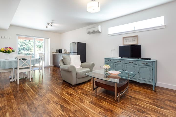 Victorian Suite - Near University Of Victoria - Saanich