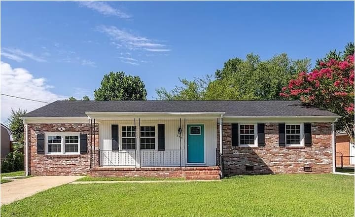 Mid Peninsula Sleeps 8. Feels Like Home! - Newport News, VA