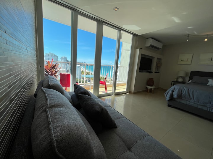 Great Views/ Beach Access / Modern Studio - Puerto Rico