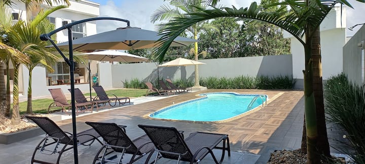 (8)casa Com Piscina E Banheira-uma Quadra Da Praia - Itapoá