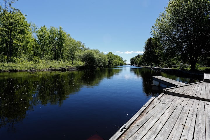 Grape Island Vacation Rentals & Homes - Orillia, Canada | Airbnb