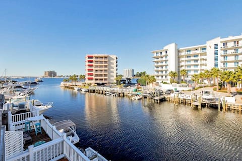 Destin Harbor Vacation Rentals & Homes - Destin, FL | Airbnb