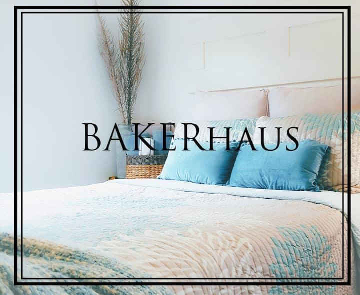 Bakerhaus | 4.3 Miles To Beaches - Naples, FL