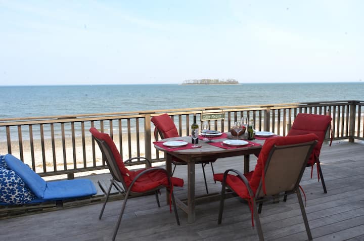 Charming Bright Cottage On Silver Sands Beach - Milford, CT