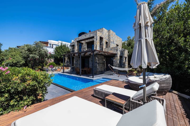 Special Stone House! Unique Design! 
Six Bedrooms! - Yalıkavak