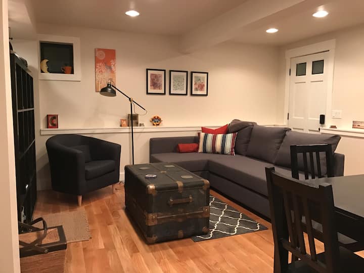 2br Modern Rustic With Steam Shower - Seattle, WA